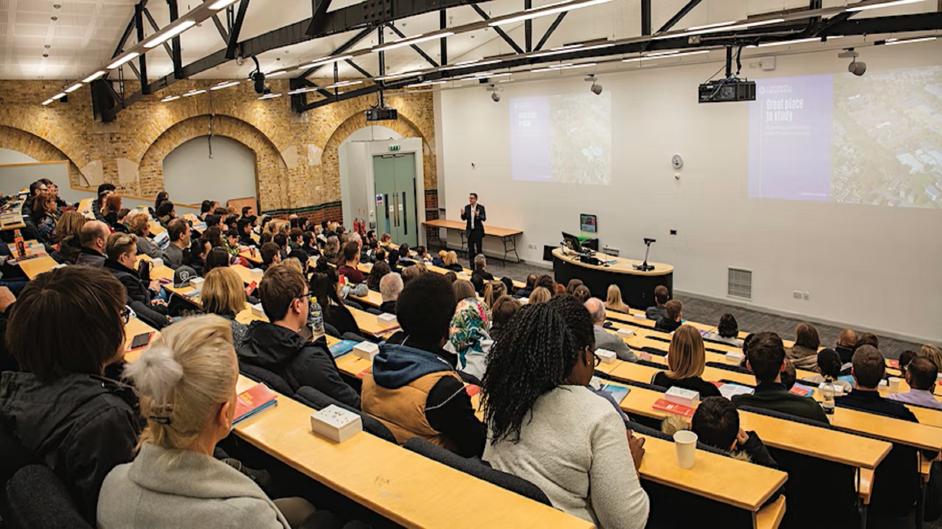 Creating visual communication | CCCU